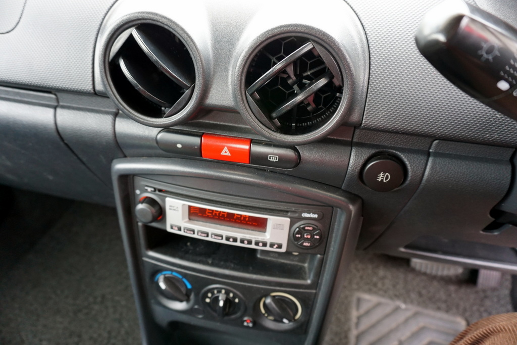 Proton Saga (2016) VS Saga FLX: 15 Perincian Interior yang Perlu Anda Tahu