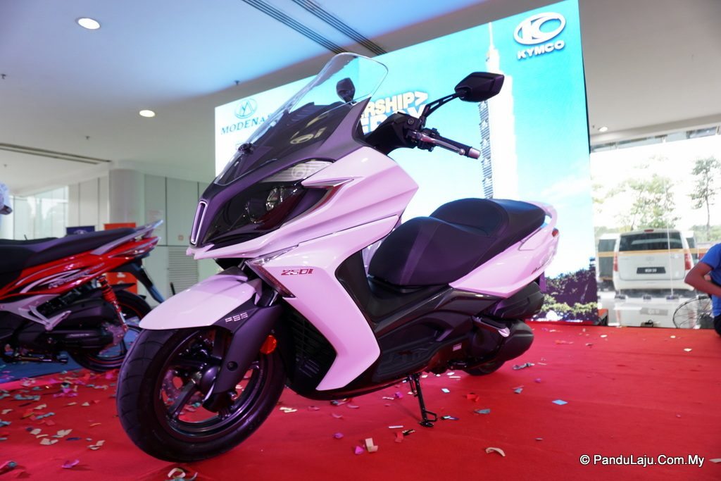Modenas Kembali 'Ganas', Lancar 3 Skuter - Modenas Karisma, Elegan ...