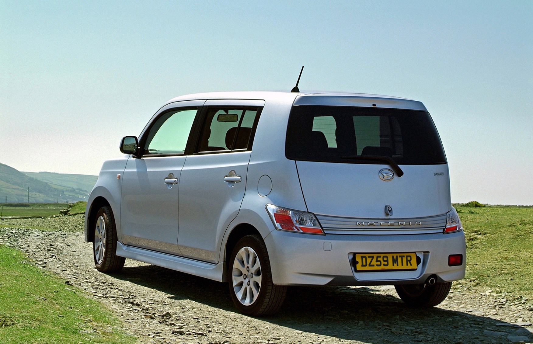 #RetroAuto: MPV Mini Rupa Pelik, Daihatsu Materia (2007) Ini Pernah ...