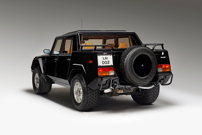 SUV Pertama Lamborghini, LM002 Guna Enjin V12 Countach, Mampu Redah Off ...