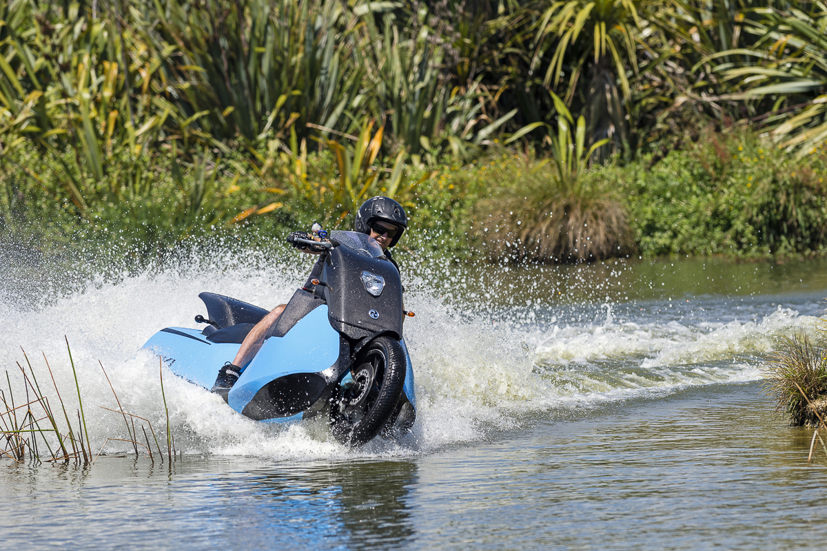 Gibbs Biski - Skuter Amfibia Boleh Tukar Jadi Jet Ski Semudah Tekan ...