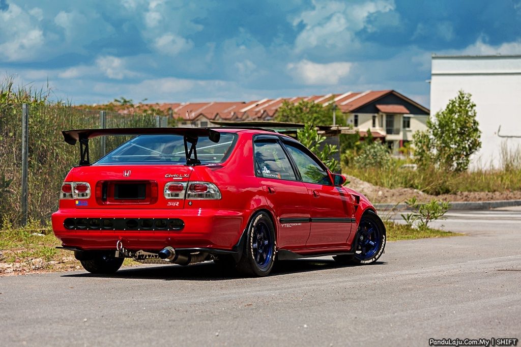 #BikinKereta: Honda Civic EG8 'LHD' yang Merah Mak Ngah