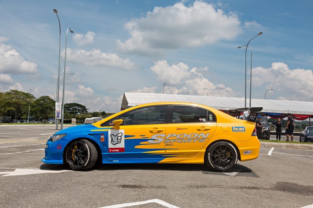 #BikinKereta: Honda Civic FD2 Type R Kuning Spoon