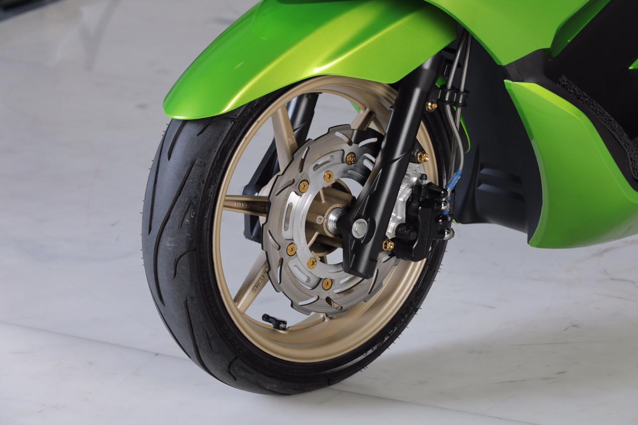 #BikinMotor: Honda PCX 150 Guna Tukar Rim RCB Yamaha NMax, Pasang Tayar ...
