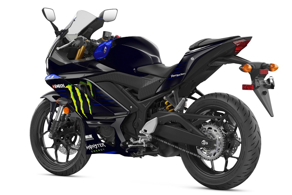 YZF-R3 Debut dengan Seragam Monster Energy Yamaha MotoGP