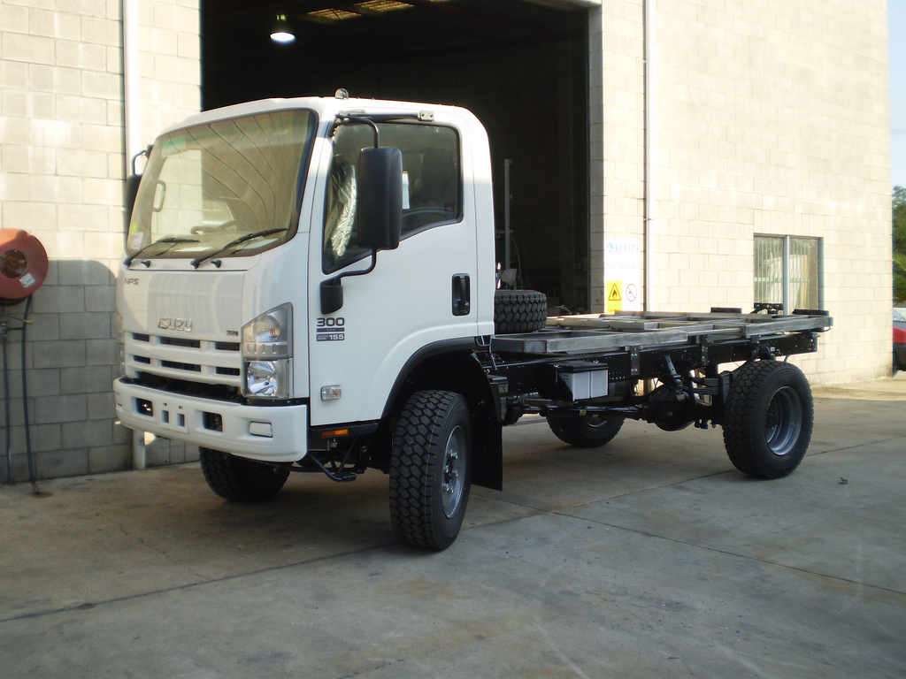 Isuzu Elf Sambut Aniversari ke-60 Tahun Peringkat Global