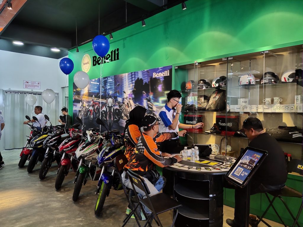MFORCE SMART-Shop - Kedai Eksklusif dan Pusat Servis untuk 7 Jenama ...