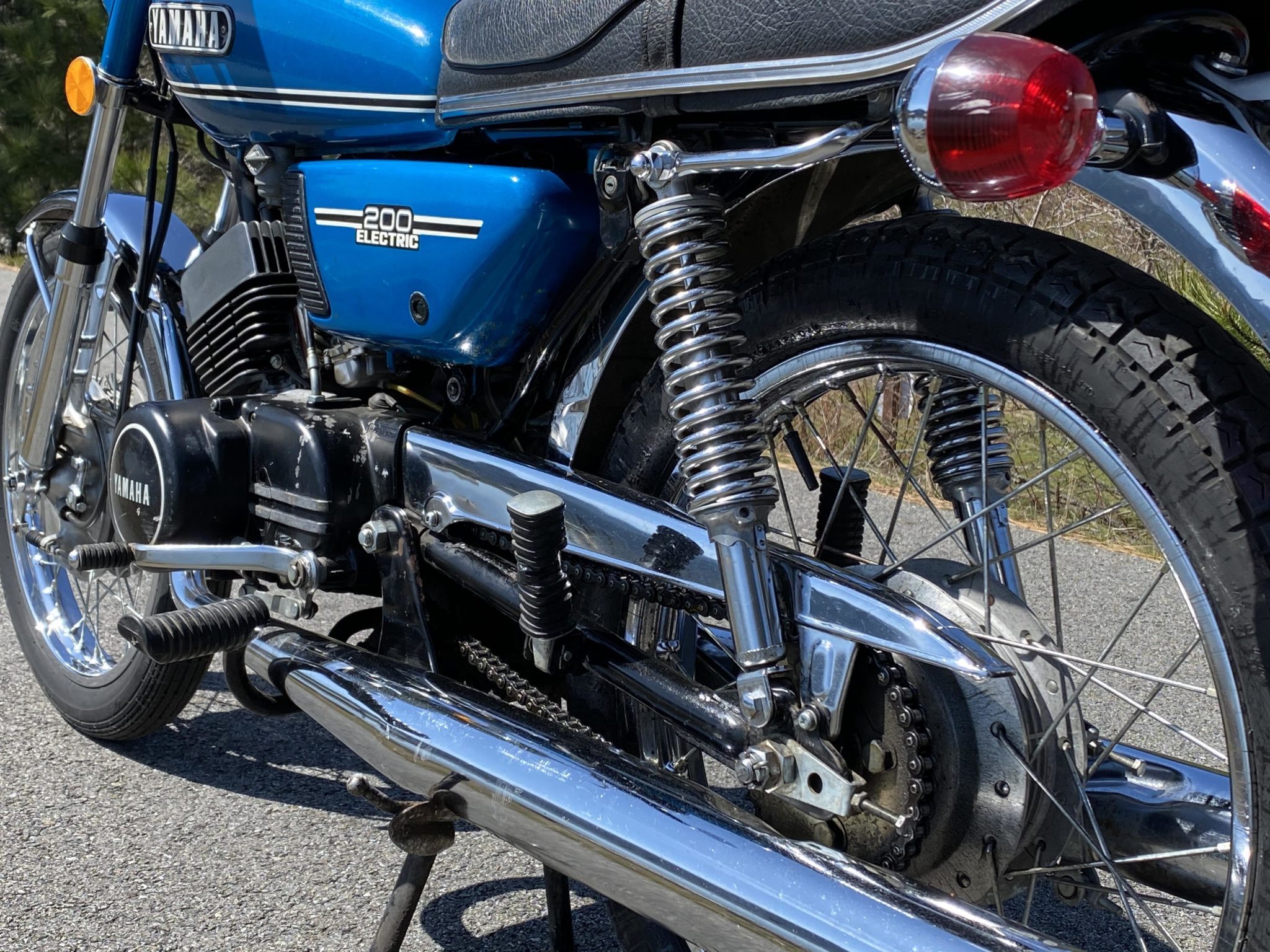 Yamaha RD200A (1974) Versi Penghidup Elektrik Ini Cuma Dijual RM14k Sahaja