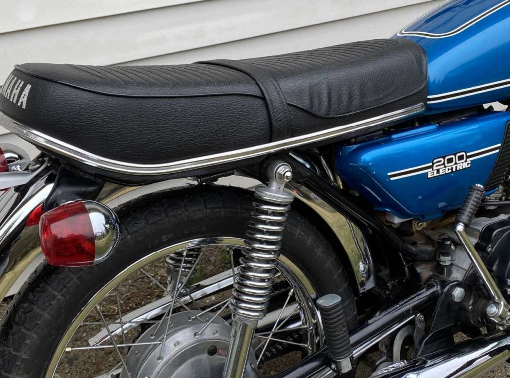 Yamaha RD200A (1974) Versi Penghidup Elektrik Ini Cuma Dijual RM14k Sahaja