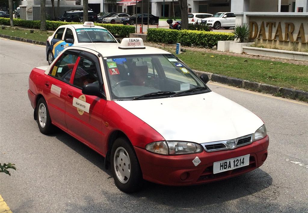 Kenapa Kembar Belanda Ini Pilih Pandu 'Wira Teksi' ke Nurburgring?