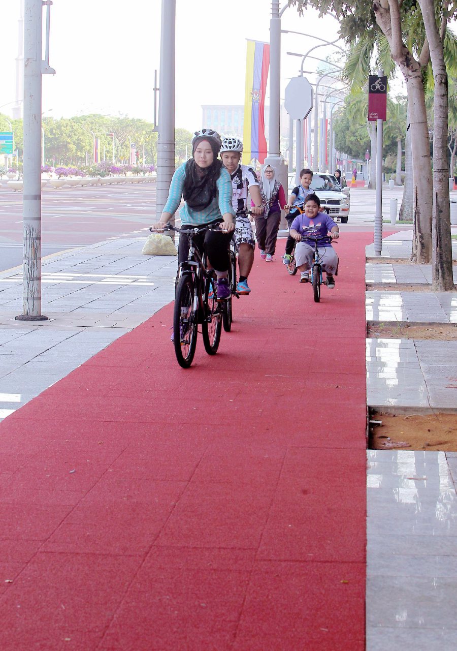 JPJ Mahu Kaji Semula Undang-Undang Berbasikal di Jalan Raya