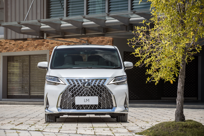 MPV Super Mewah Lexus LM350 Lancar di Malaysia, Harga RM1.1j!