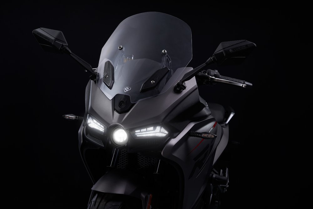 Zongshen Cyclone RG3 (2021) - Sport Touring 400cc dengan Gaya Abang Besar