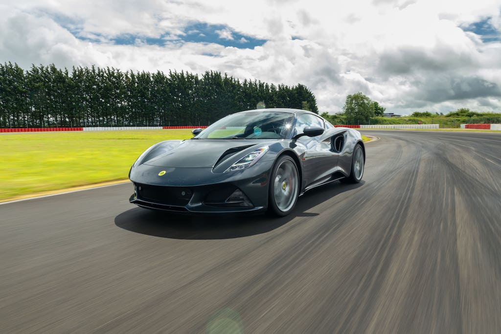 Lotus Emira (2022) Didedah, Bakal Guna Enjin 2.0L Mercedes-AMG