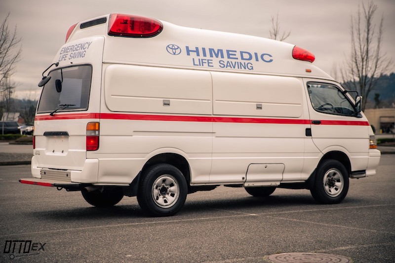 Toyota Himedic Ambulance (1996) V8, Pacuan 4WD, 260hp, Harga Lelong RM146k!