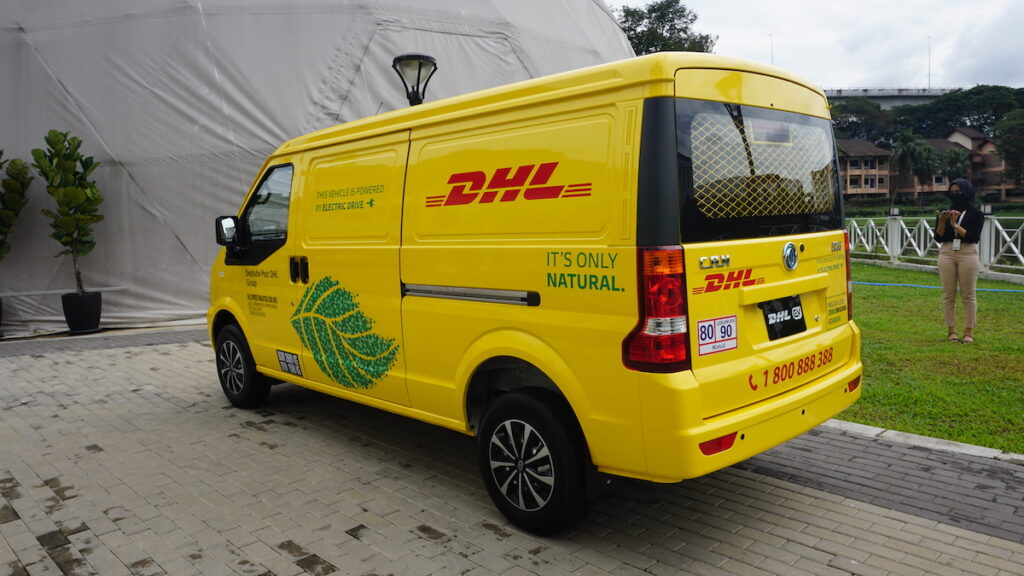DHL Express Pilih Van Elektrik CAM EC35 Hantar Barang Pelanggan