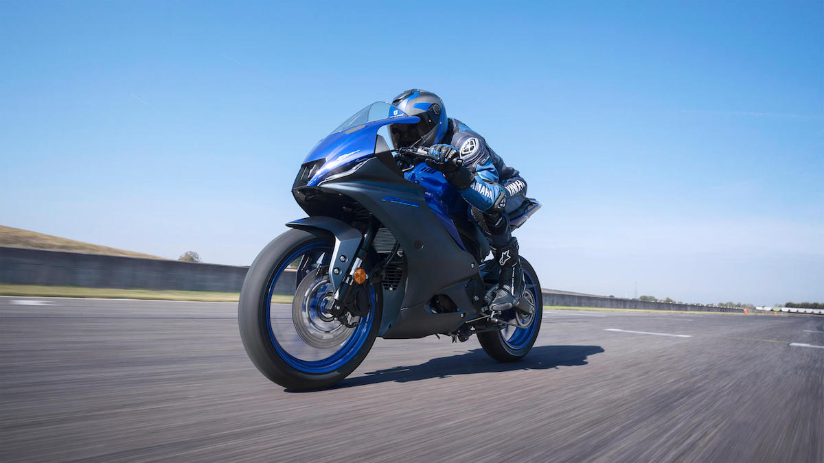 Yamaha YZF-R125 (2023) Debut di Eropah dengan Panel Meter TFT Warna, Lap Timer