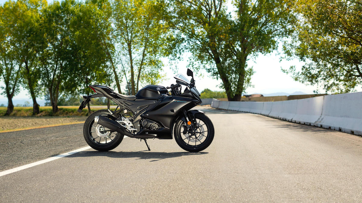 Yamaha YZF-R125 (2023) Debut di Eropah dengan Panel Meter TFT Warna, Lap Timer