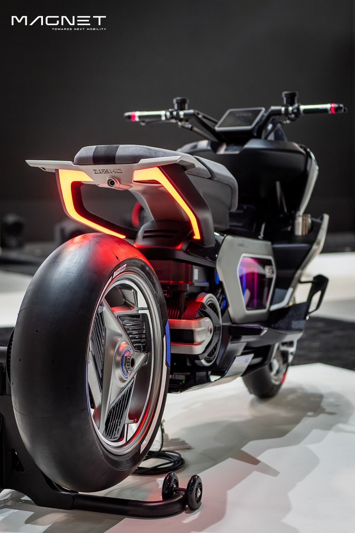 Skuter Elektrik Anak Syarikat CFMoto, Zeeho Magnet Debut di EICMA 2022