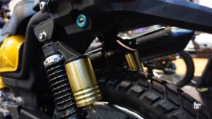 Aveta Pamer Kapcai Scrambler Ranger Max 130 (2023) dengan Aksesori Touring