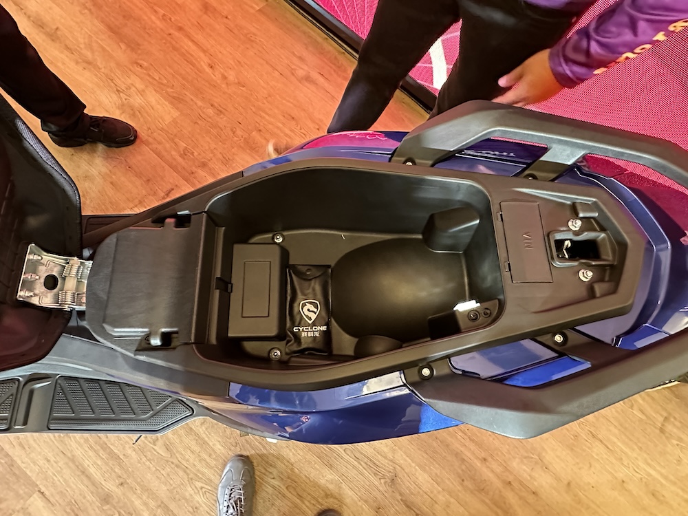 MForce Lancar WMOTO RT1 2024 dengan Enjin 150cc, Ciri TCS dan Kamera Pemuka, Harga RM9.8k!