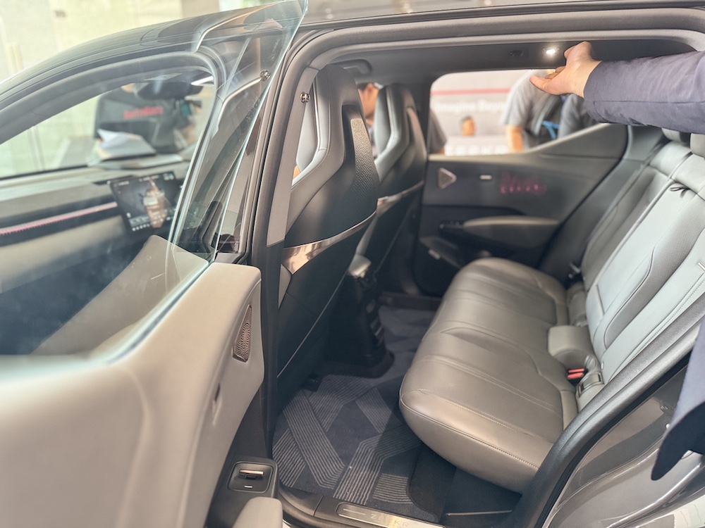 EV Premium Zeekr X, Zeekr 009 Rasmi Lancar di Malaysia