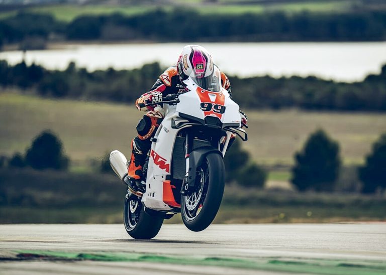KTM 990 RC R Track 2026 - Versi Litar Dengan 135 ps/105Nm, Ekzos Akra!